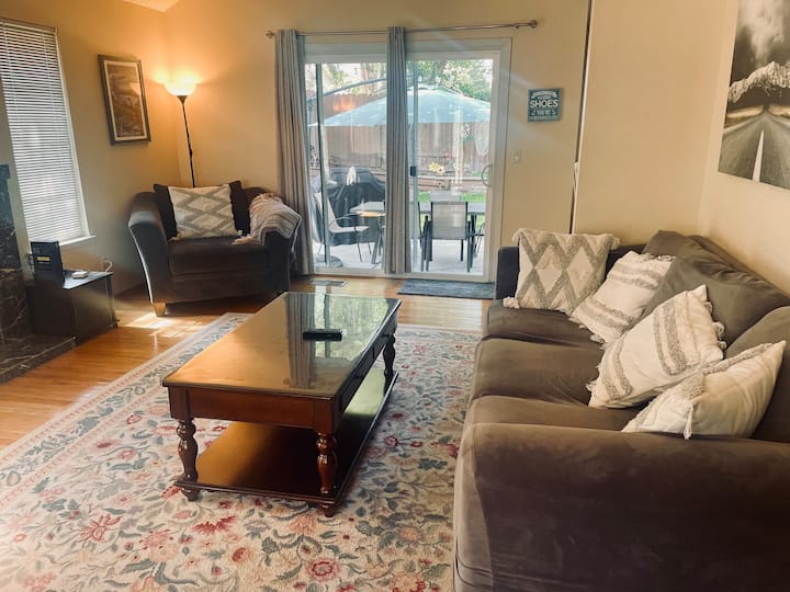 Spacious & Private Cozy Home In Reno, Nv - Reno, NV