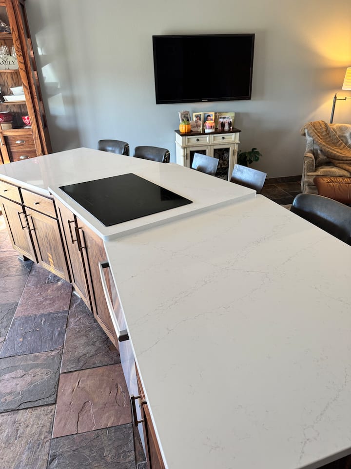 Entire Oshkosh Home! 2 Miles To Wittman Airport - Oshkosh, WI