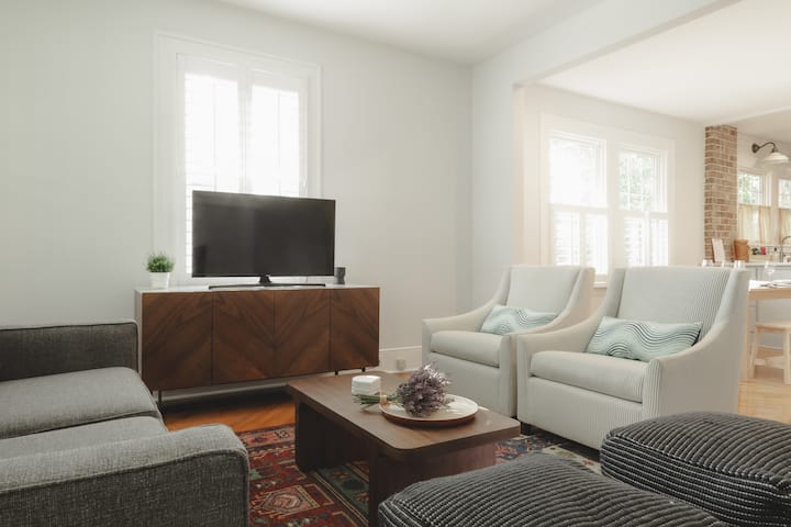 A Classic Urban Cottage, Comfortable And Stylish. - Charlotte, NC