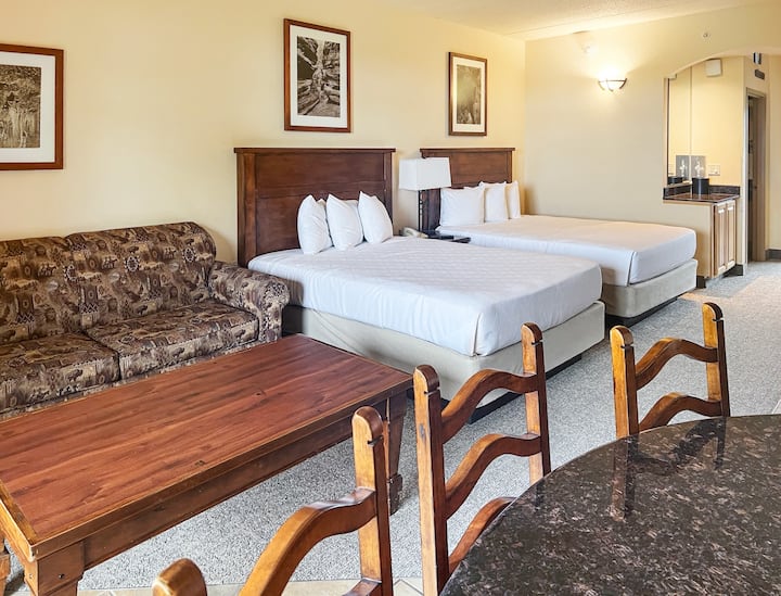 Villa For 4 - Waterpark Passes Free - Dog Friendly - Wisconsin Dells, WI