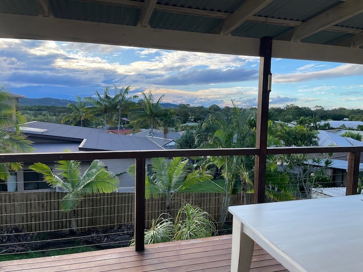 Quiet Queenslander In Coolum Beach - Coolum Beach