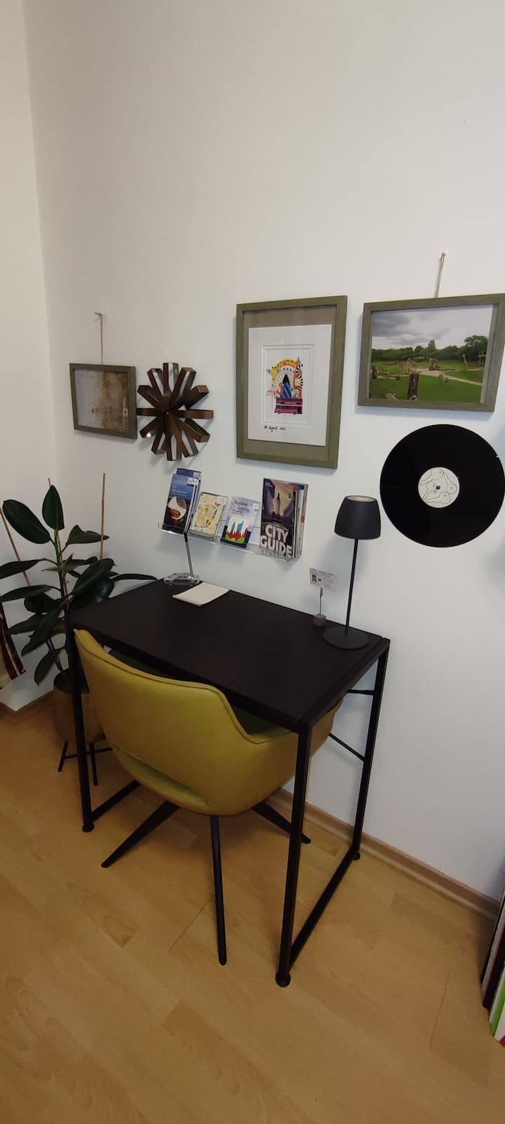 Ruhiges Gästezimmer Mit Balkon Nah Am Auensee - Leipzig