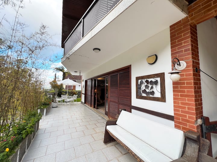 Casa C/ Lareira E Churrasqueira/5 Min. Da Feirinha - Teresópolis