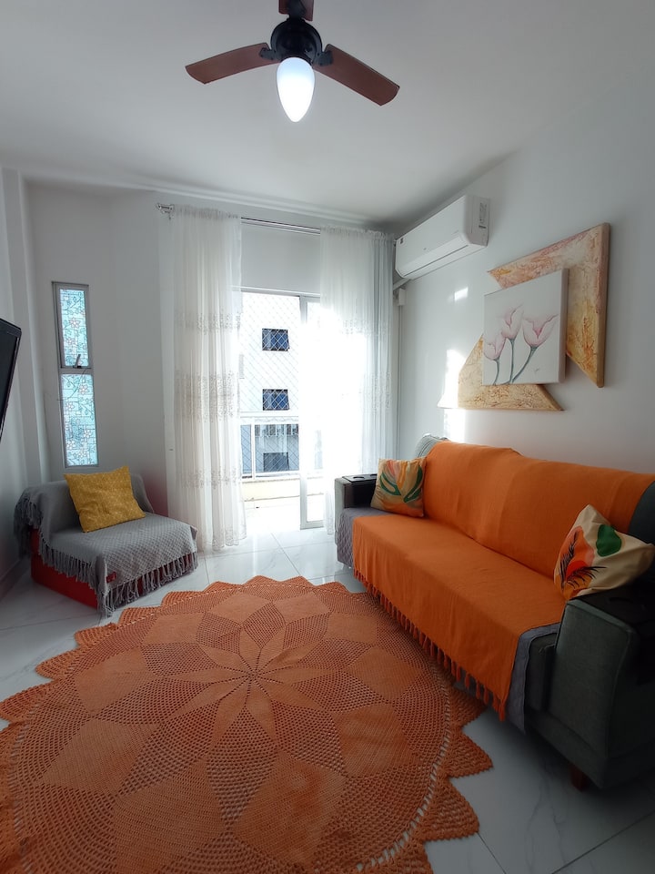 Apê 200m Do Mar Com Vaga De Garagem - Balneário Camboriú