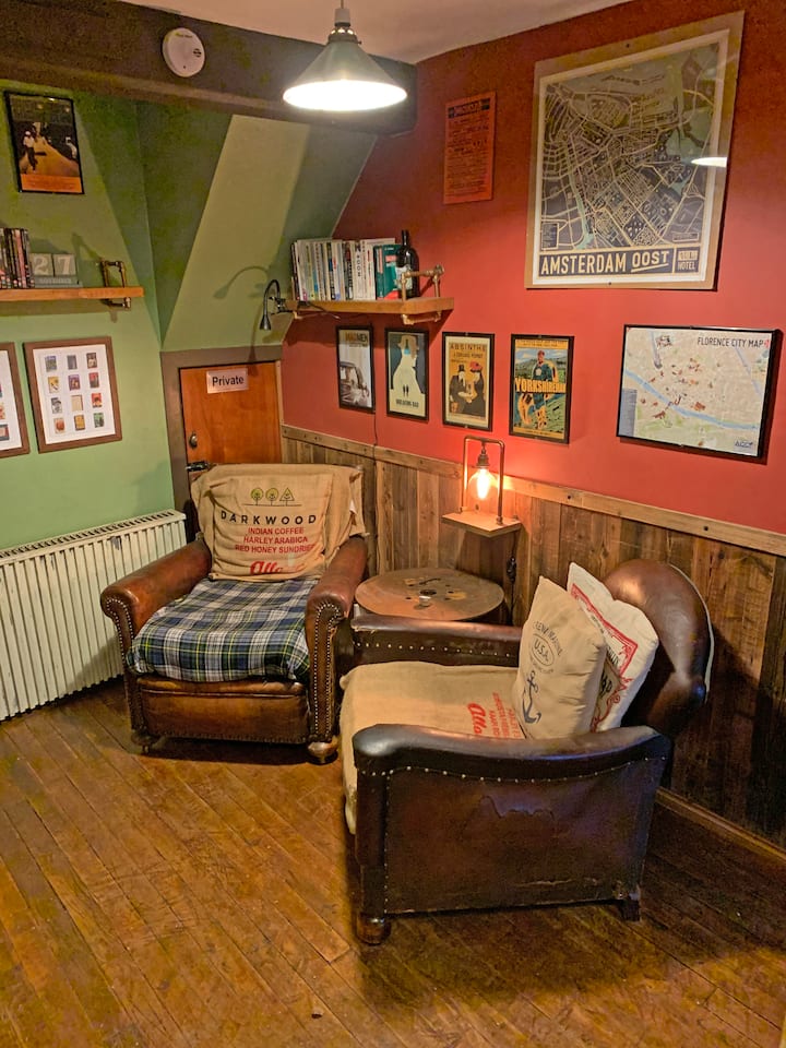 Rustic Urban Hideaway (1-2 Guests & Dog Friendly) - Huddersfield