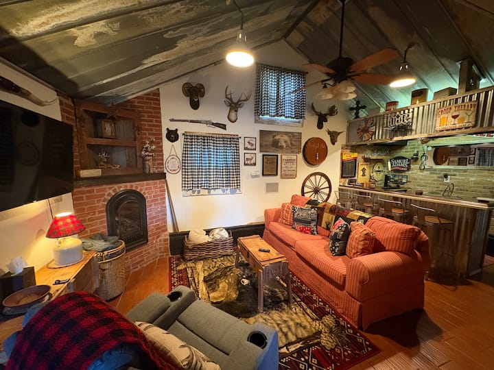 Lodgegarage / Close To Bsu And Iu Health - Muncie, IN