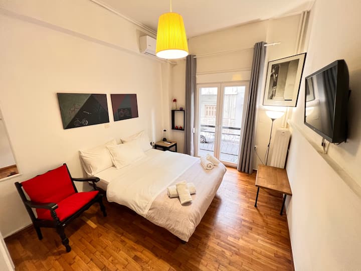 Near Acropolis Monastiraki ,5 Min To Train Station - Athens