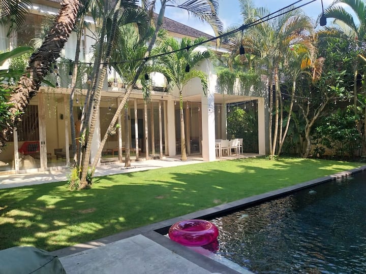 Tropical 3 Bedroom Villa- Berewa Beach Canggu - Bali