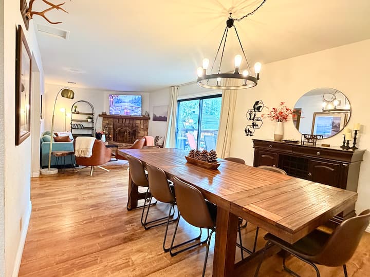 Walk To Festive Holiday Village! Ski•games•firepit - ビッグ・ベアー・レイク, CA