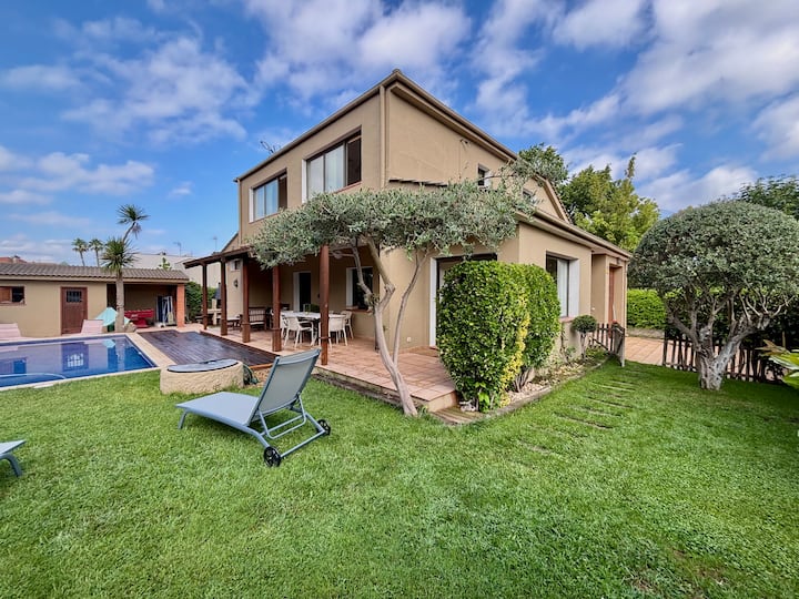 Beatiful House With Swimming Pool Near Barcelona - La Floresta