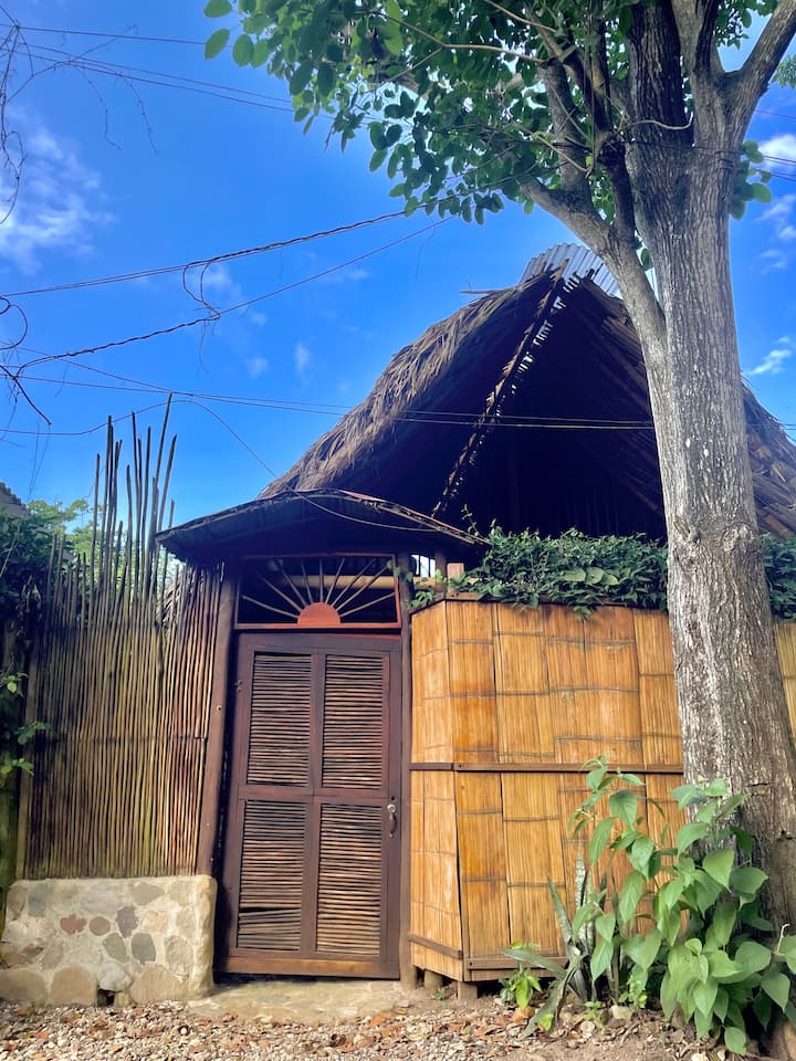 Niuvaluna:inmersion Ecológica - Salamina