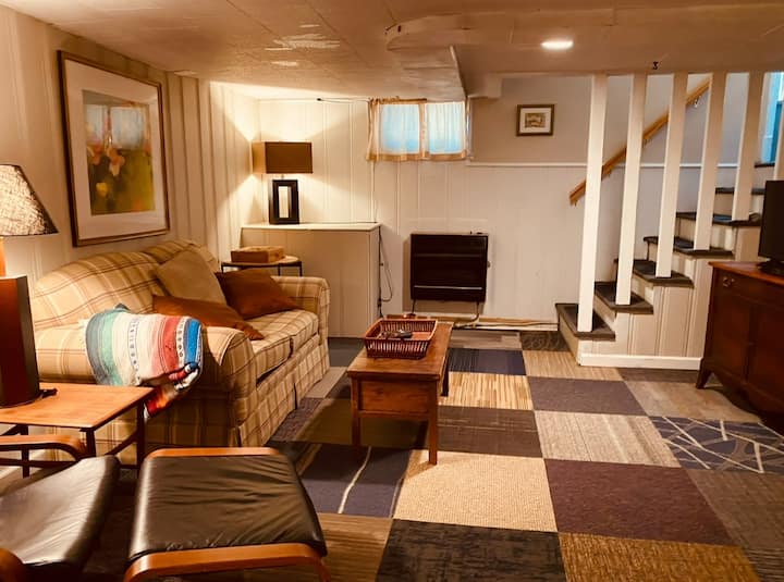 Cozy English Basement Apt - Winchester, VA