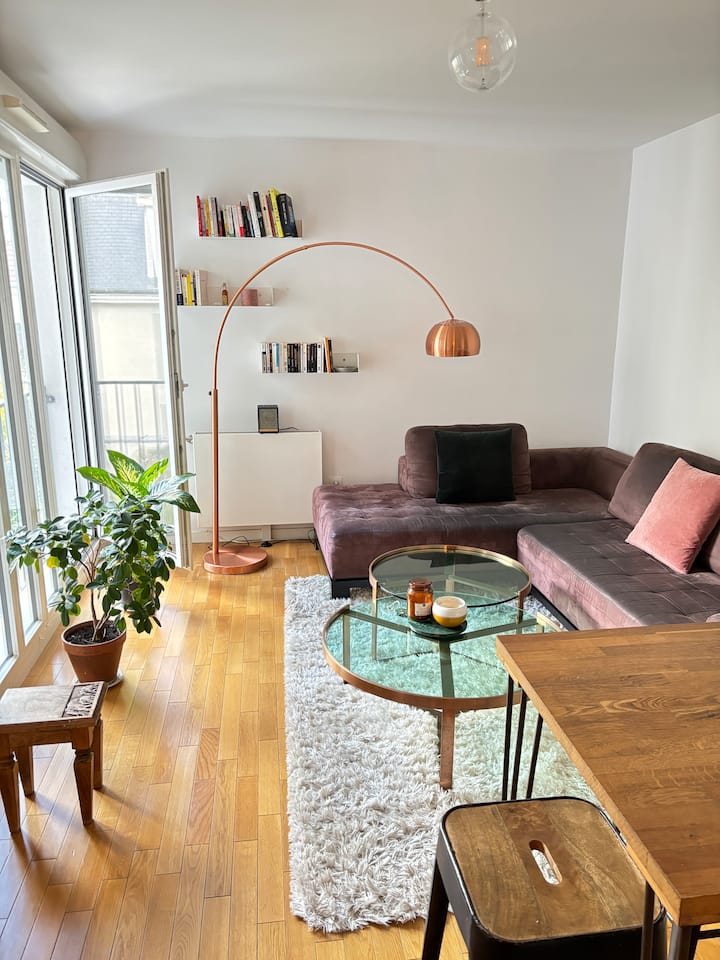 Appartement Sécurisé, Calme, Lumineux Avec Balcon - Paris
