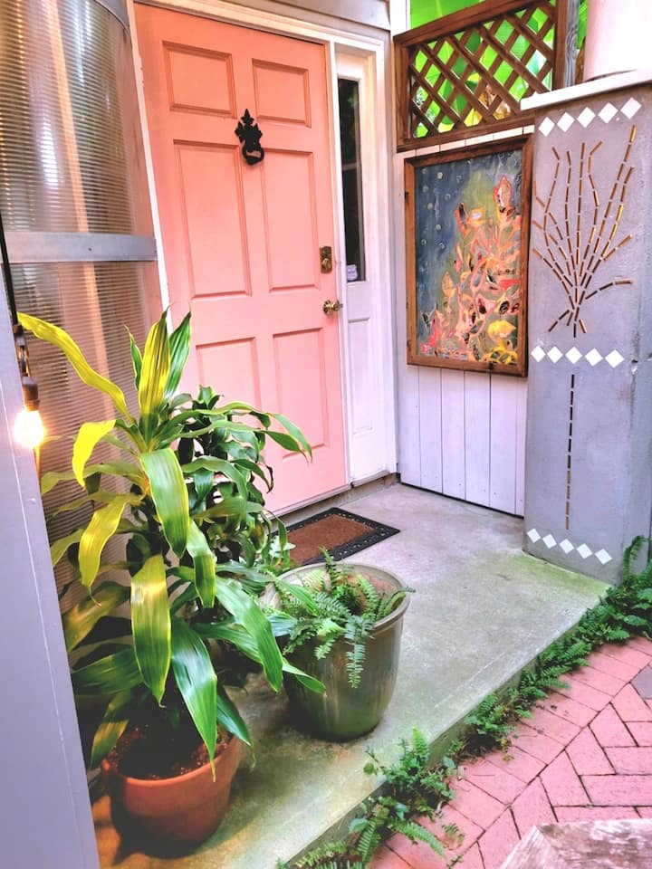 Cozy Carraige House With Private Courtyard - 서배너