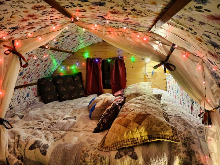 The Wonderly Wagon, Cosy And Snug All Year Round - County Donegal, Ireland