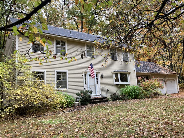 Beautifully-appointed Colonial, Close To Campus - Hanover, NH