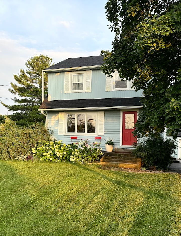 The Wellington House | Pec | Wellington - Prince Edward