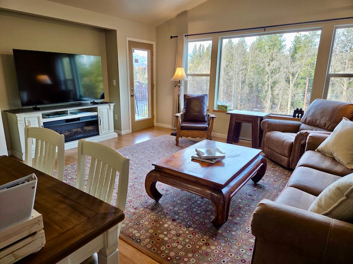 Penthouse; 2-bdrm, River&mt.views! - Winthrop, WA