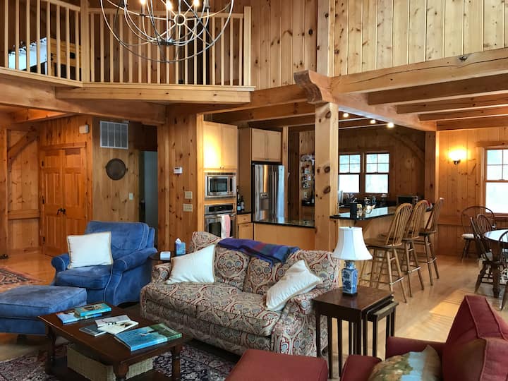Spacious Berkshire Retreat For Family & Friends - Lenox