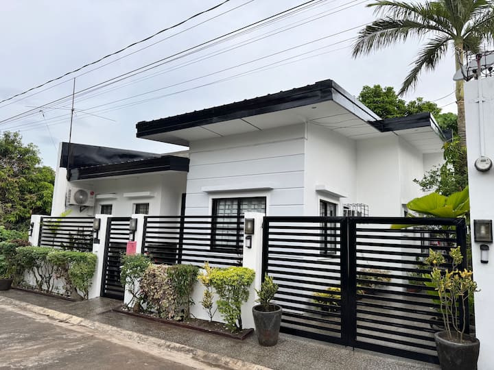 Fully Air Conditioned Home With Fast Wifi Near Ngc - Bacolod