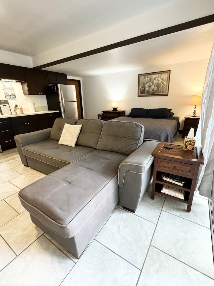 Studio Suite With Open Floor Plan - Hilo, HI