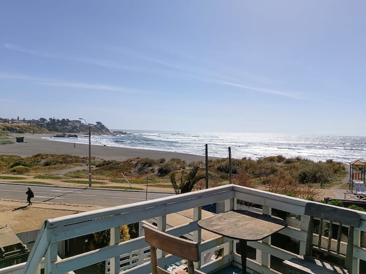 Habitación Privada, Vista Al Mar Con Una Ventana - Pichilemu
