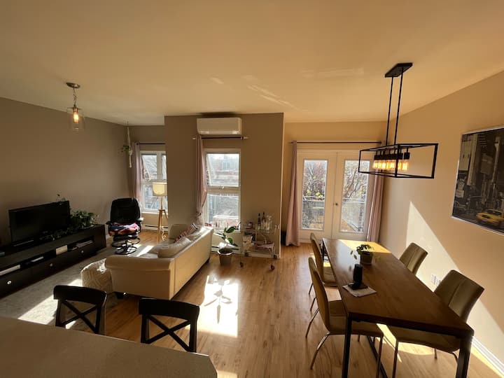 Condo Moderne Au Coeur Du Vieux-rosemont - Montreal