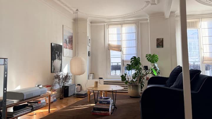 Charming Apartment In Paris - Paris