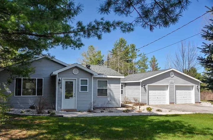 Tc Memory - Family Friendly + 100% Privacy - East Bay Township