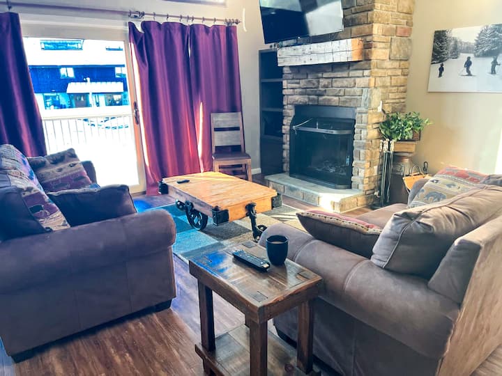 Alpine Retreat- Bottom Of Ski Hill, Gorgeous View - Ellicottville, NY