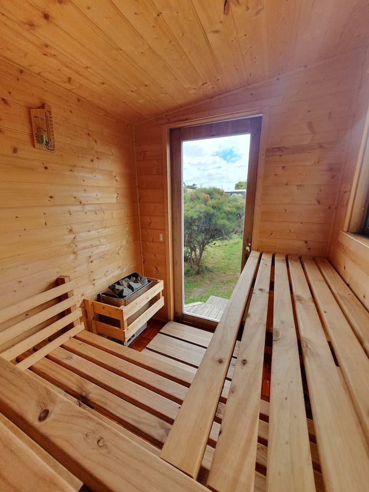 Lovely Beach Bungalow 
And Sauna - Scamander