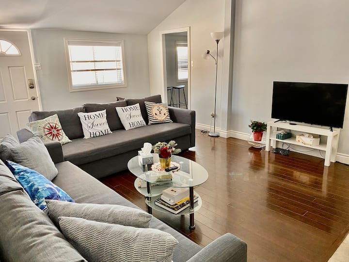 B & B Home Away From Home - Wasaga Beach