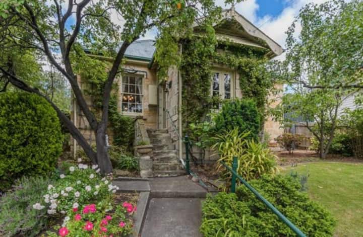Gracious Living Of A Time Gone By - Warm Inviting - Hobart
