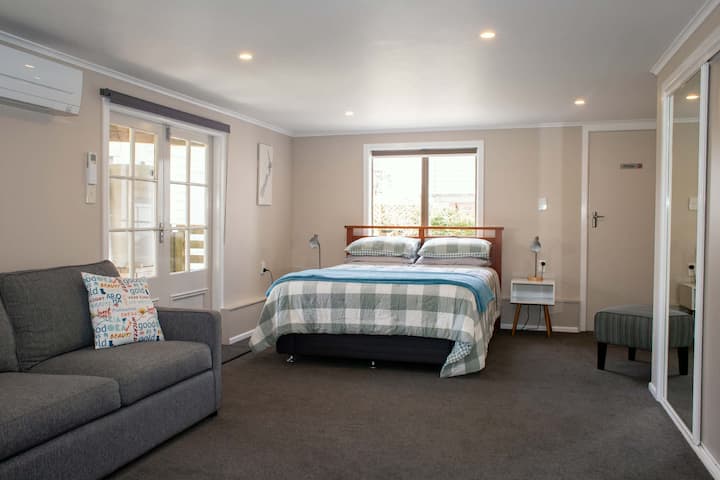 The Suite Life On Bracken - Wellington