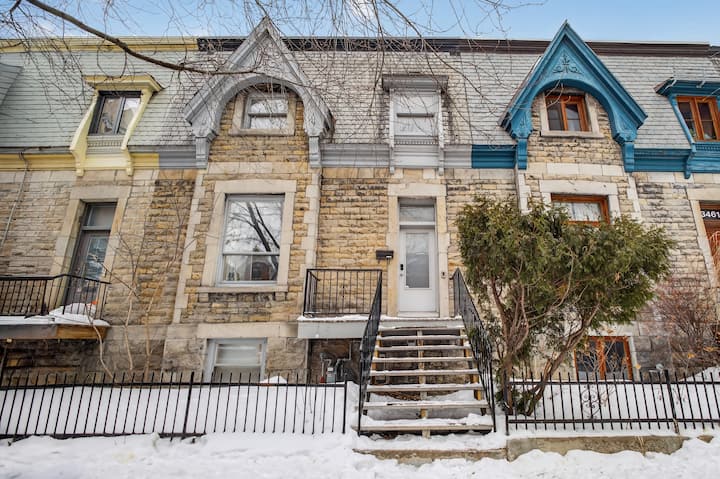 Heart Of Downtown, Indoor Garage - Montreal