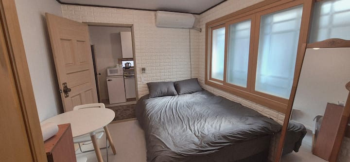 Sanzarak House(foreigners Only) - Busan