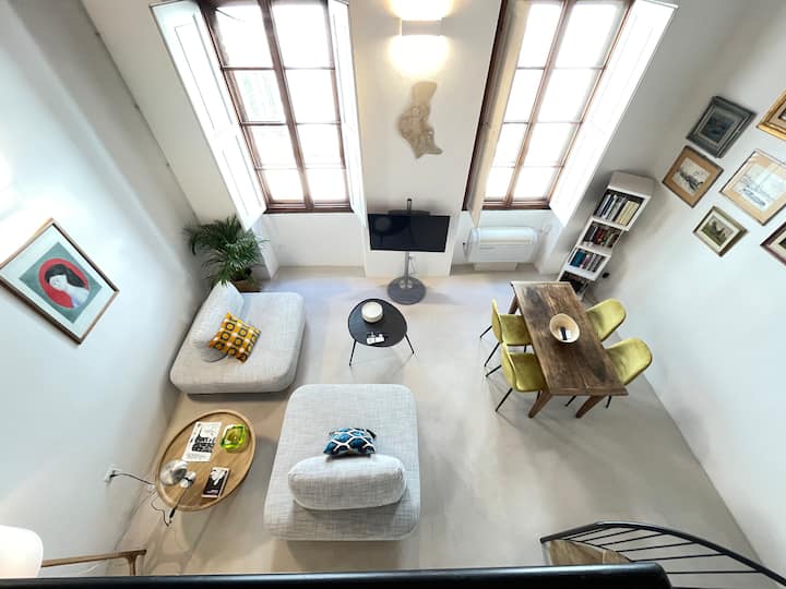 The Music Hall Near The Duomo Of Florence - Florence