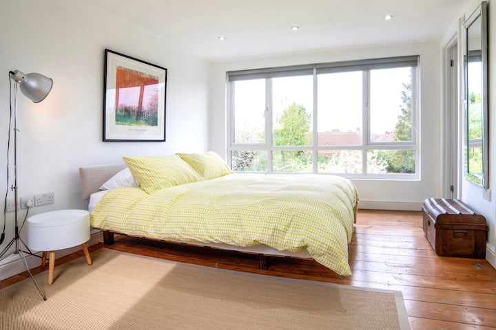 Lovely, Double Loft Room - Oxford