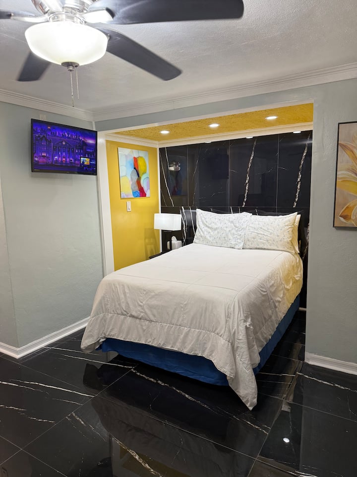 The Quiet Sunshine Studio - Jacksonville, FL