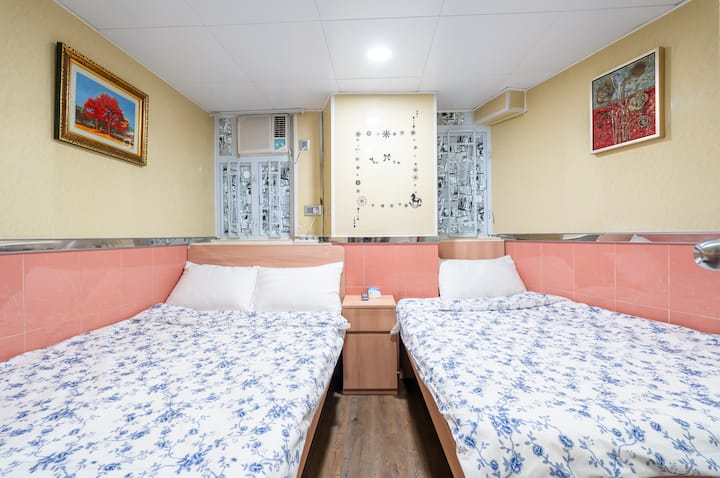 [8] Triple Room In Kowloon - Hong Kong
