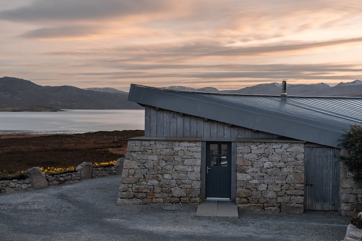 Croft 103 - Award Winning Eco-cottage Durness - Durness