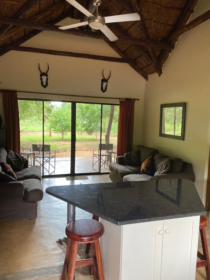 Cottage On A Game Farm. - Gravelotte
