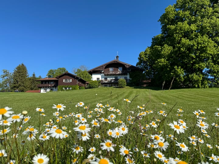 Large Holiday Home With Scenic Mountain View! - Weilheim in Oberbayern