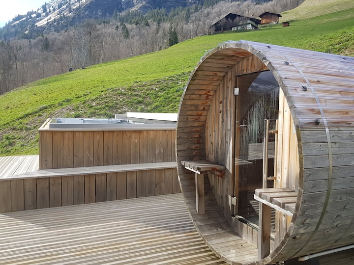 Un Paradis Caché  Avec Jaccuzzi 10 Places Et Sauna - Hauteluce