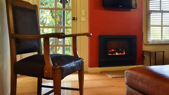 Circa Red London Daylesford ~ Town Centre! - Daylesford