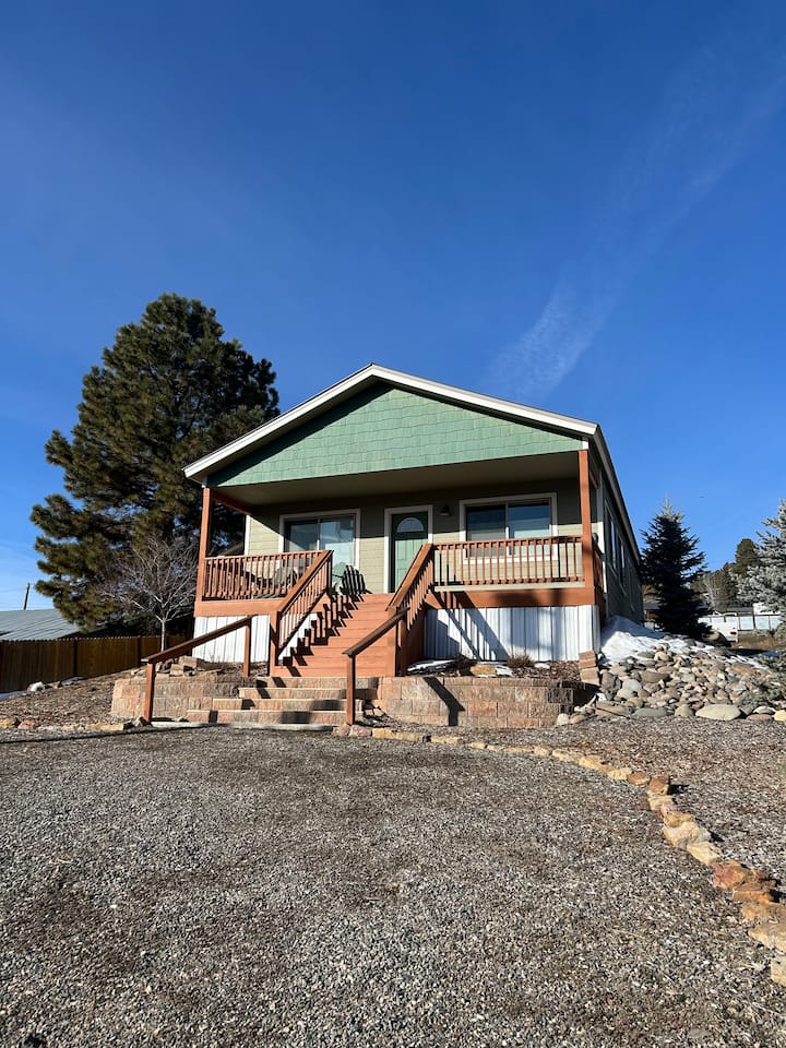 South Downtown Pagosa Springs 3br/2ba Home - Pagosa Springs, CO