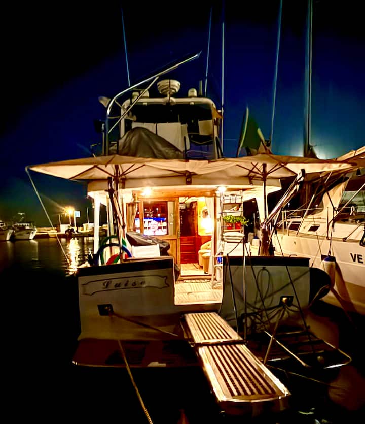 Boat&breakfast In Motor Yacht - San Vito Lo Capo