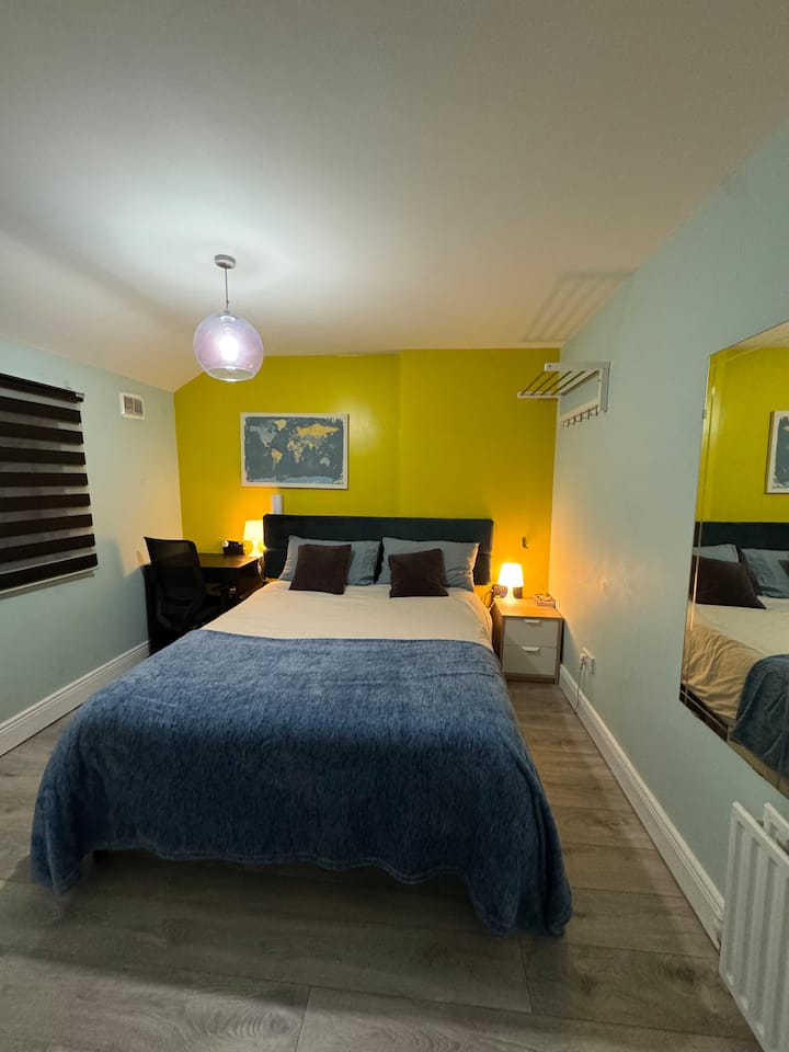 Comfy Double Yellow Room City Centre - Dublin