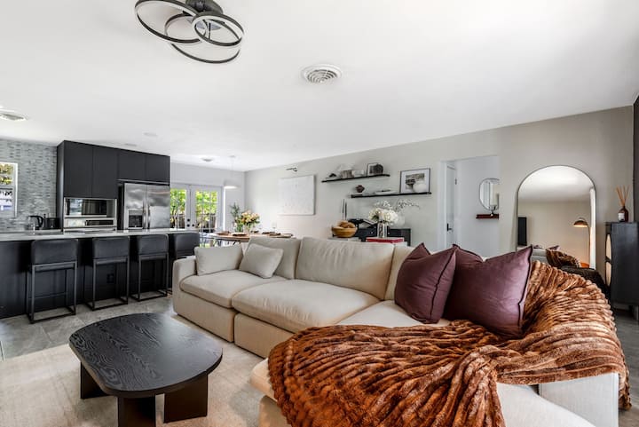 Open Layout House With Large Backyard 5 Mins From Beach - Sunrise, FL