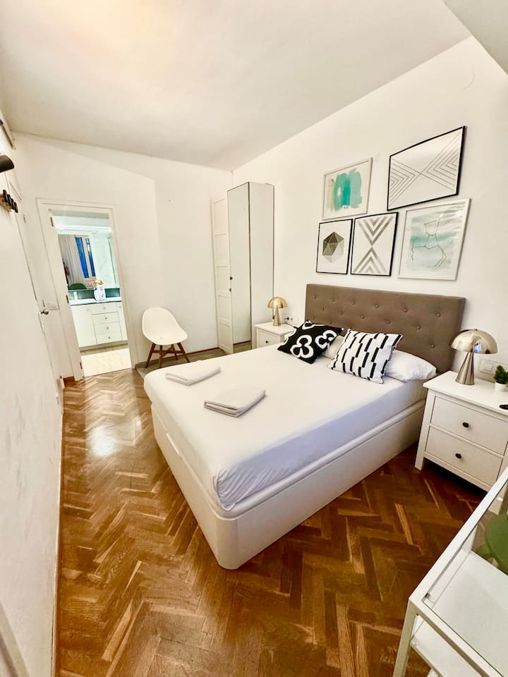 Great 5bd/3ba Apartment Barcelona Central - Costa Brava